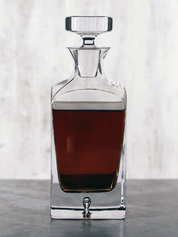 Deluxe Square Decanter | Free Monogram & Custom Text | Bar & Vine